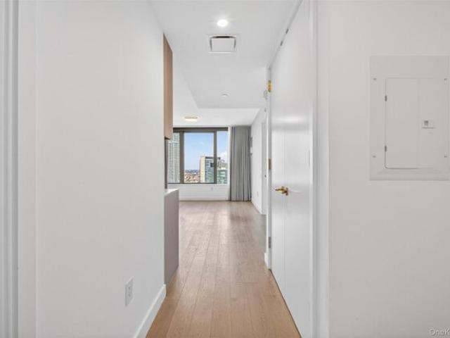 Court Sq Apt,long Island City, Condo For Sale