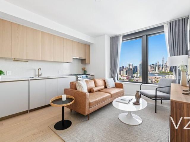 Court Sq Apt,queens, Condo For Sale