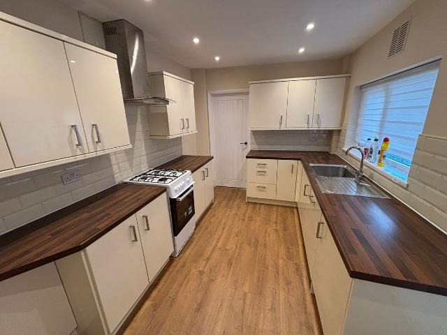 Courtney Street, Abertawe SA5, 3 bed property to rent, £900 pcm | PrimeLocation