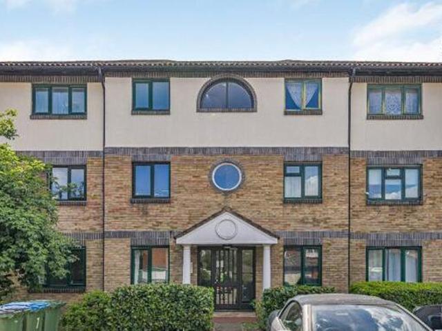 Courtauld Close, London, 2 Bedroom Flat