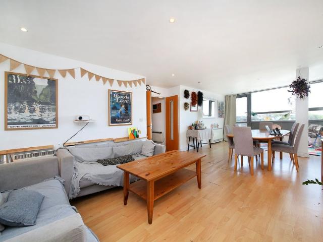 Courtenay House, 9 New Park Road SW2, 3 bed flat to rent, £3,450 pcm | PrimeLocation