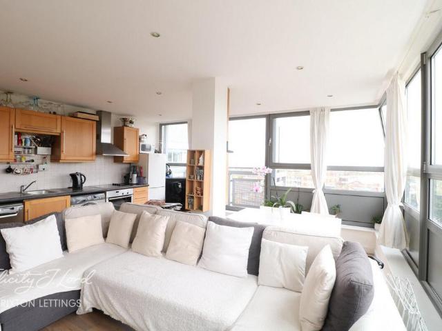 Courtenay House, Brixton 1 bed flat to rent £1,850 pcm £427 pw