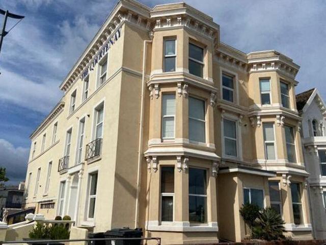 Courtenay Place, Teignmouth, 2 Bedroom Apartment