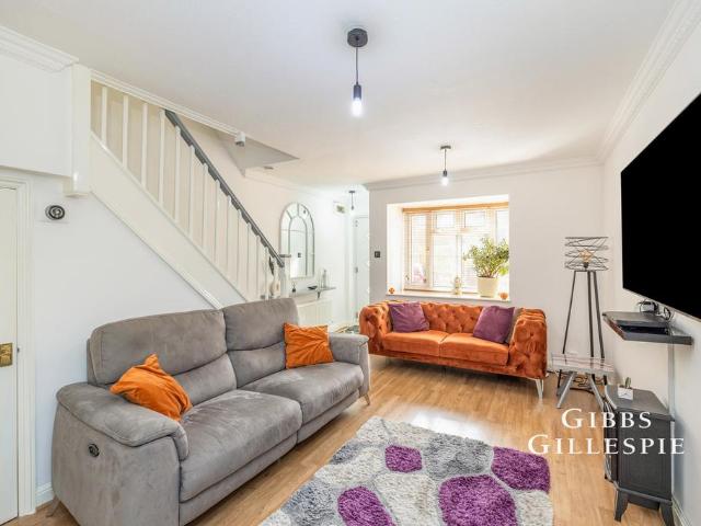 Courtens Mews, Stanmore, HA7 2 bed terraced house to rent £2,050 pcm £473 pw