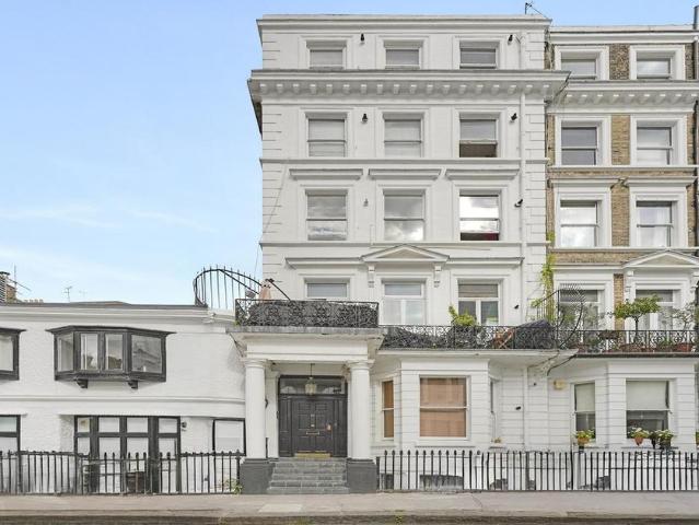 Courtfield Gardens, London SW5 Studio to rent £1,603 pcm £370 pw