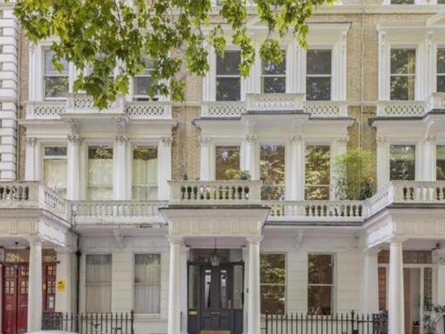 Courtfield Gardens, London, 2 Bedroom Flat