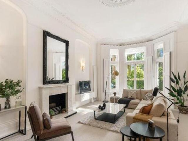 Courtfield Gardens, London, 2 Bedroom Flat