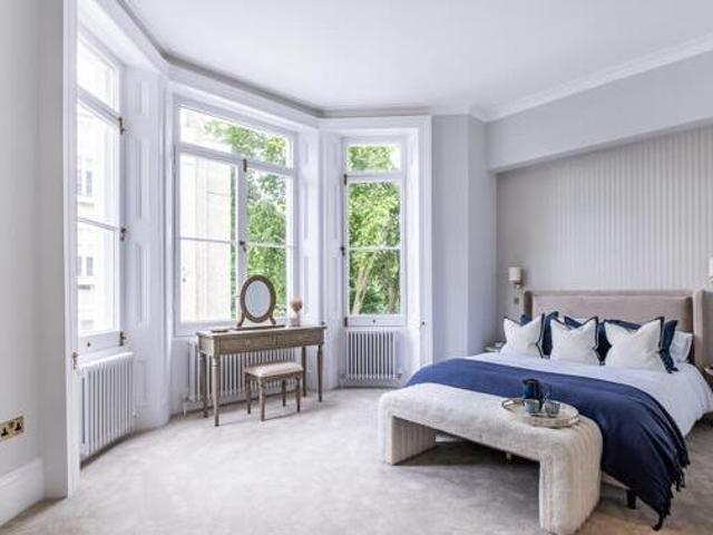 Courtfield Gardens, London, 2 Bedroom Flat