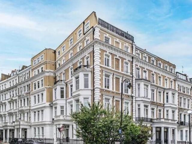 Courtfield Gardens, London, 2 Bedroom Flat