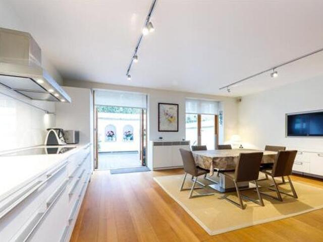 Courtfield Gardens, London, 4 Bedroom Apartment