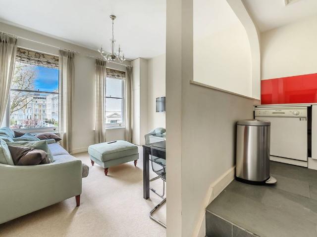 Courtfield Gardens, South Kensington, London SW5, 1 bed flat to rent, £2,665 pcm | PrimeLocation