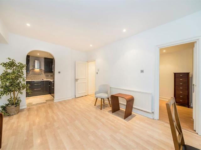 Courtfield Gardens, South Kensington SW5, 1 bed flat to rent, £2,396 pcm | PrimeLocation