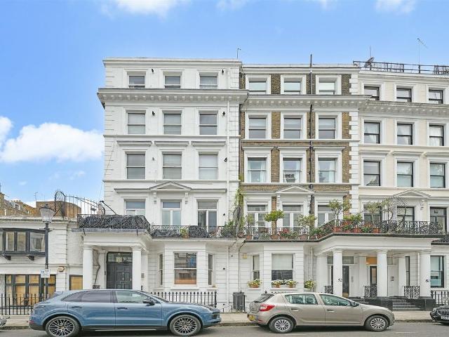 Courtfield Gardens, South Kensington SW5, Studio to rent, £1,560 pcm | PrimeLocation