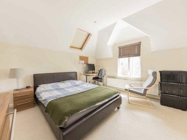 Courtfield Gardens, W13, London