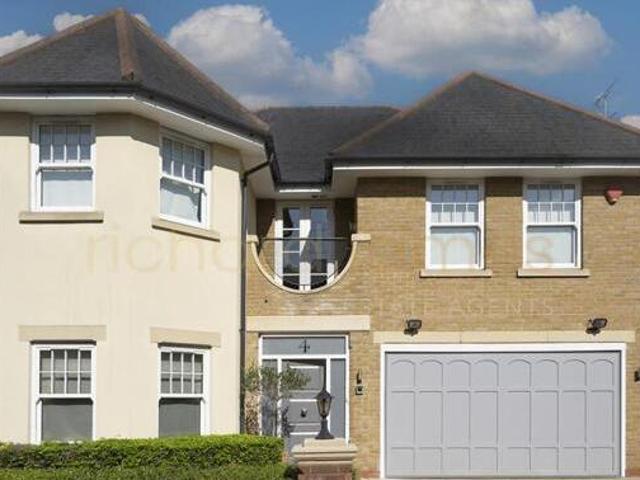 Courtgate Close, Mill Hill, 6 Bedroom Detached