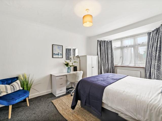 Courthope Road, Greenford UB6, Room to rent, £1,300 pcm | PrimeLocation
