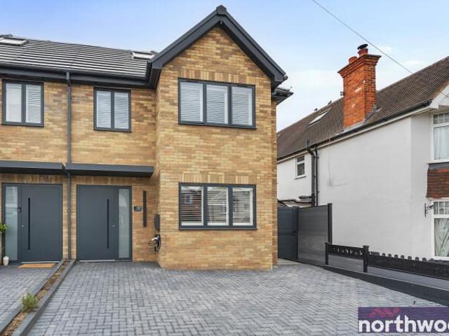 Courthouse Road, Maidenhead, SL6 4 bed detached house to rent £4,000 pcm £923 pw