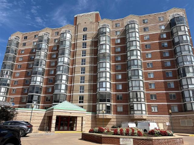 Courthouse Sq Apt 912