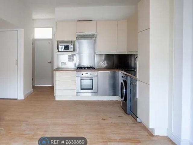 Courtland Avenue, London, IG1 3DP, United Kingdom | 2 bed apartment for rent #114905985 | Rentberry