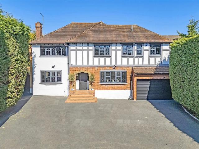 Courtland Drive, Chigwell IG7, 4 bed detached house to rent, £8,500 pcm | PrimeLocation