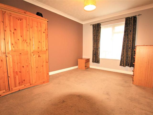 Courtlands, Maidenhead SL6, 1 bed flat to rent, £1,300 pcm | PrimeLocation