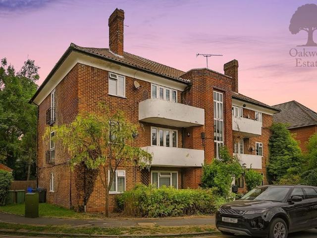 Courtlands, Maidenhead SL6 2 bed flat to rent £1,695 pcm £391 pw