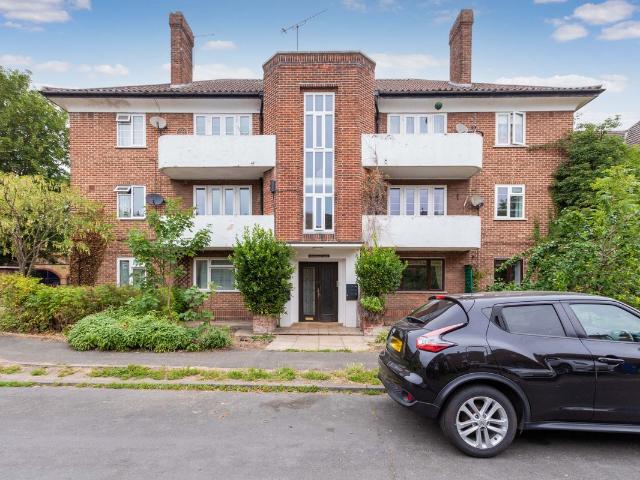 Courtlands, Maidenhead SL6, 2 bed flat to rent, £1,750 pcm | PrimeLocation