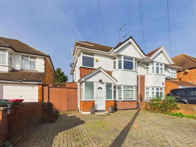 Courtlands Avenue, Langley, 4 Bedroom Semi detached