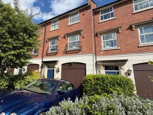 Courtlands Close, Park Central, B5 7XA, United Kingdom | 4 bed townhouse for rent #167620049 | Rentberry