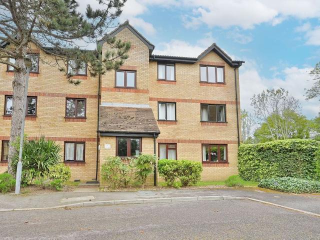 Courtlands Close, Watford WD24, 1 bed flat to rent, £1,200 pcm | PrimeLocation