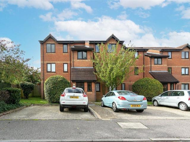 Courtlands Close WD24, Watford, 1 bed flat to rent, £1,125 pcm | PrimeLocation