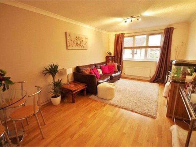 Courtlands Close, WD24, Watford, WD24 1 bed flat to rent £1,125 pcm £260 pw