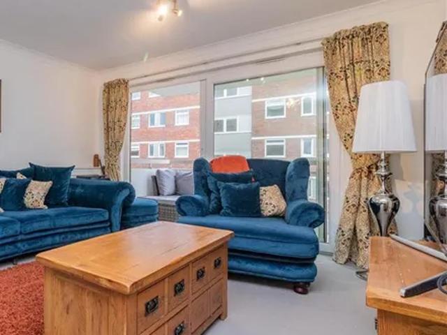 Courtlands, London, TW10 5BG, United Kingdom | 3 bed apartment for rent #140226867 | Rentberry