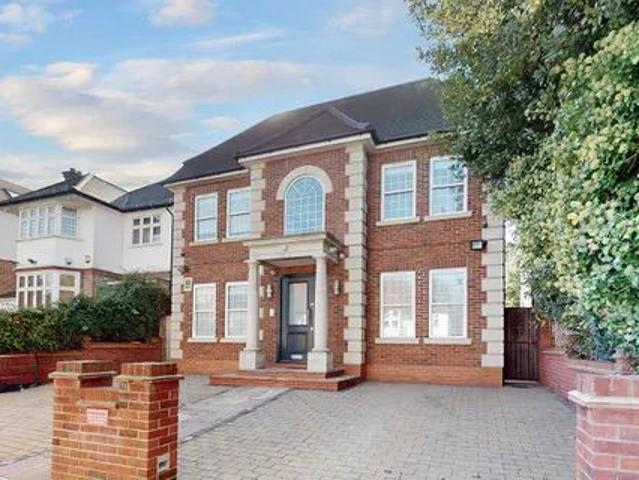 Courtleigh Gardens, Golders Green, NW11