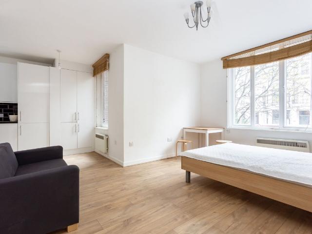Courtleigh, Earls Court Road, London W8, Studio to rent, £1,700 pcm | PrimeLocation
