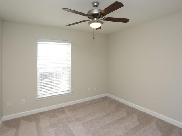 Courtyard Commons 1 Bedroom Apartment for Rent at 500 W Main St, Jamestown, NC 27282