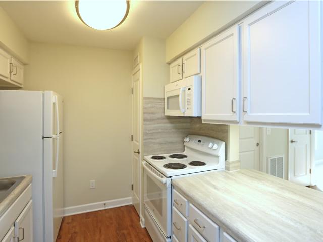Courtyard Commons 1 Bedroom Apartment for Rent at 500 W Main St, Jamestown, NC 27282