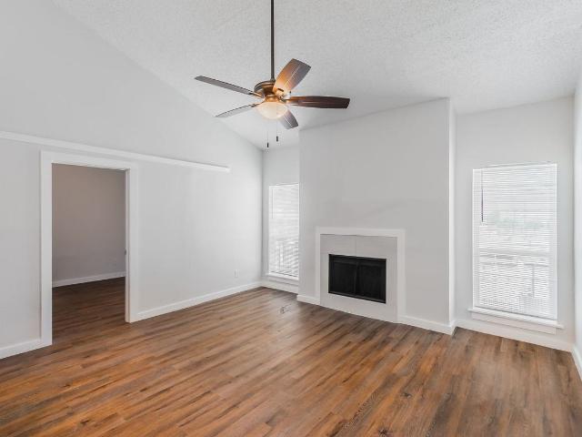 Courtyard Condos 2 Bedroom Apartment for Rent at 6003 Ridgecrest Rd, Dallas, TX 75231