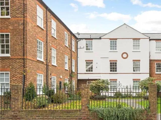 Courtyard Apartments, 70b Hampton Road, London, TW11 0JF, United Kingdom | 3 bed duplex for rent #137932095 | Rentberry