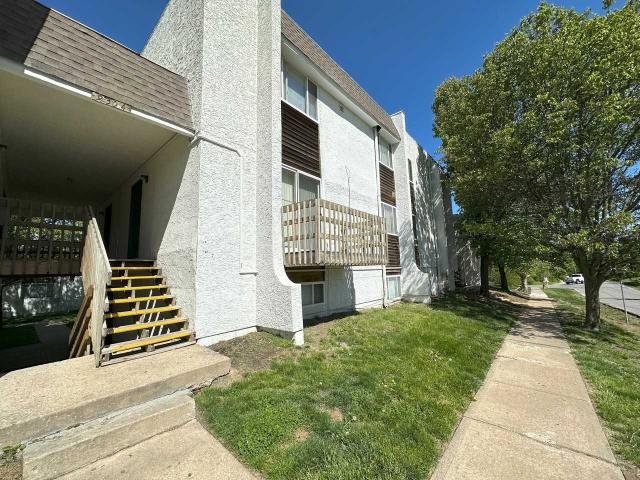 Courtyard Apartments 1 Bedroom Apartment for Rent at 9320 Old Santa Fe Rd, Kansas City, MO 64138 Loma Vista