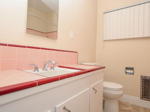 Courtyard Apartments 2 Bedroom Apartment for Rent at 501 W G St, Ontario, CA 91762
