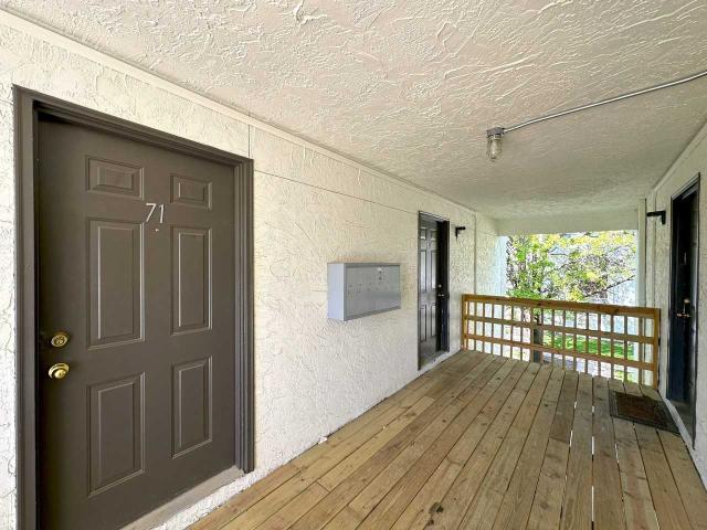 Courtyard Apartments 2 Bedroom Apartment for Rent at 9320 Old Santa Fe Rd, Kansas City, MO 64138 Loma Vista