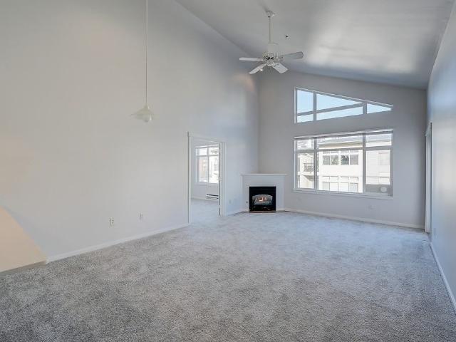 Courtyard Off Main 2 Bedroom Apartment for Rent at 136 102nd Ave Se, Bellevue, WA 98004 Downtown Bellevue
