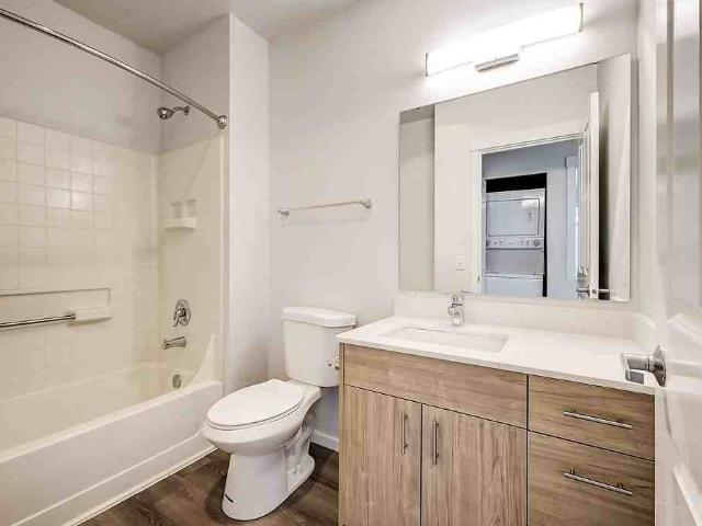 Courtyard Off Main 2 Bedroom Apartment for Rent at 136 102nd Ave Se, Bellevue, WA 98004 Downtown Bellevue