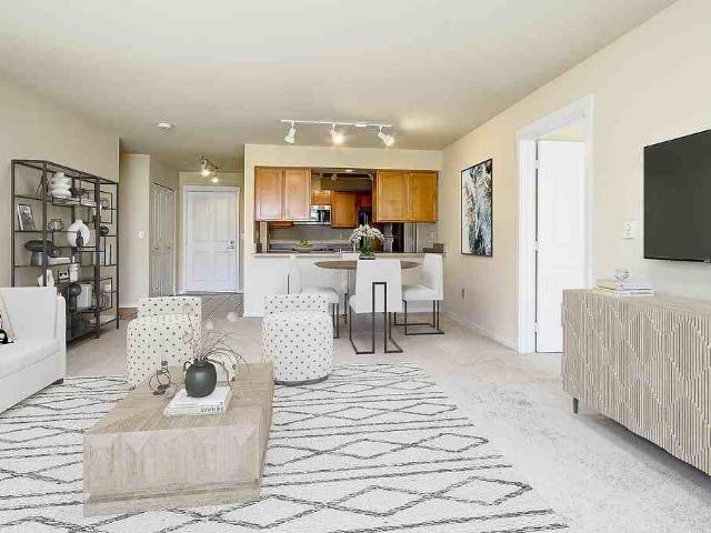 Courtyard Off Main 2 Bedroom Apartment for Rent at 136 102nd Ave Se, Bellevue, WA 98004 Downtown Bellevue