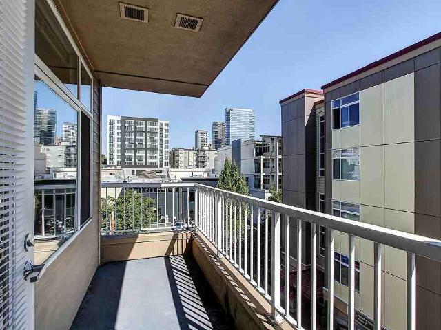 Courtyard Off Main 2 Bedroom Apartment for Rent at 136 102nd Ave Se, Bellevue, WA 98004 Downtown Bellevue