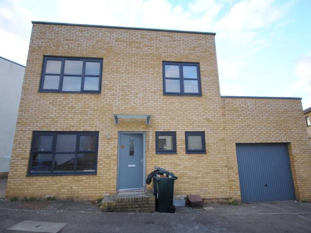 Courtyard Mews, GREENHITHE, London