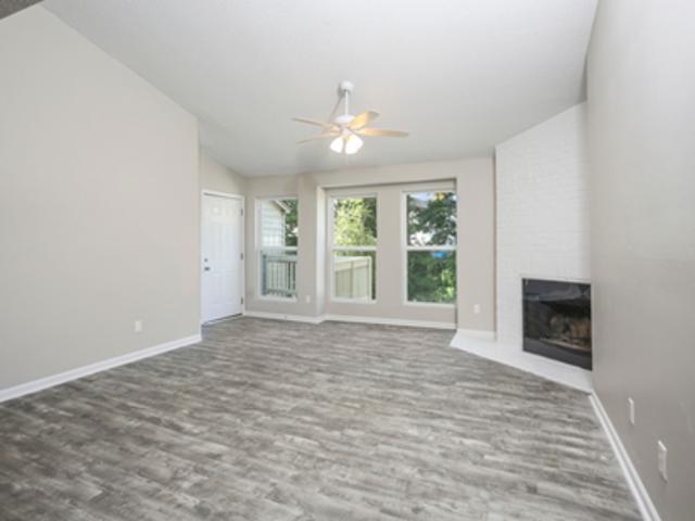 Courtyard West Apartments 2 Bedrooms, 2 Bathrooms