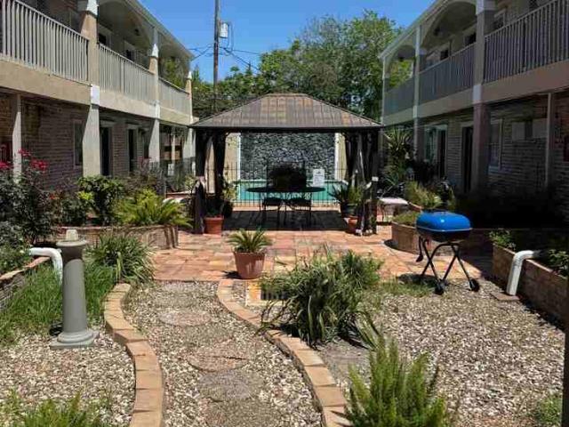 Courtyard Villas Apartments Studio Apartment for Rent at 5720 S Alameda St, Corpus Christi, TX 78412 Bay Area
