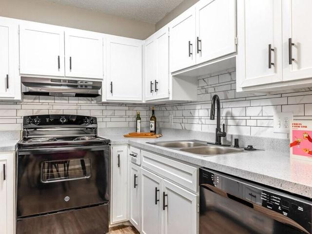 Courtyard Villas 2 Bedroom Apartment for Rent at 4619 66th St, Lubbock, TX 79414